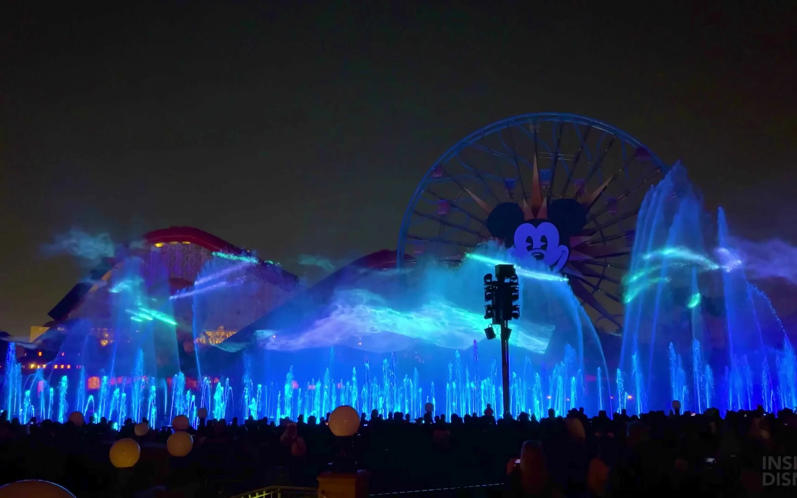 How Disney Combines Water-Based Entertainment with Fountains, Music ...